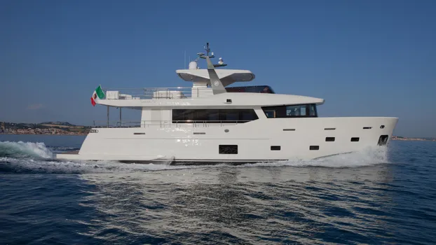 Silver Fin yacht (Cantiere delle Marche, 27.15m, 2014)